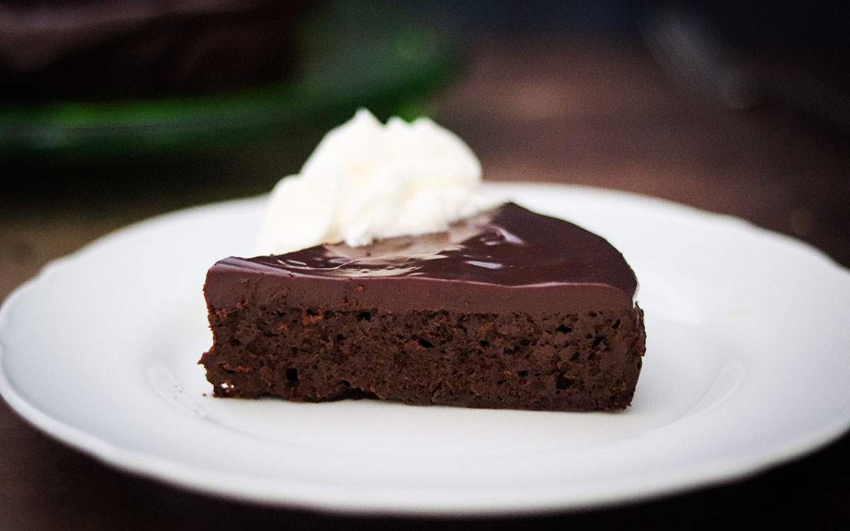Chocolate Rosemary Cake (Flourless Chocolate Cake with Rosemary Ganache ...